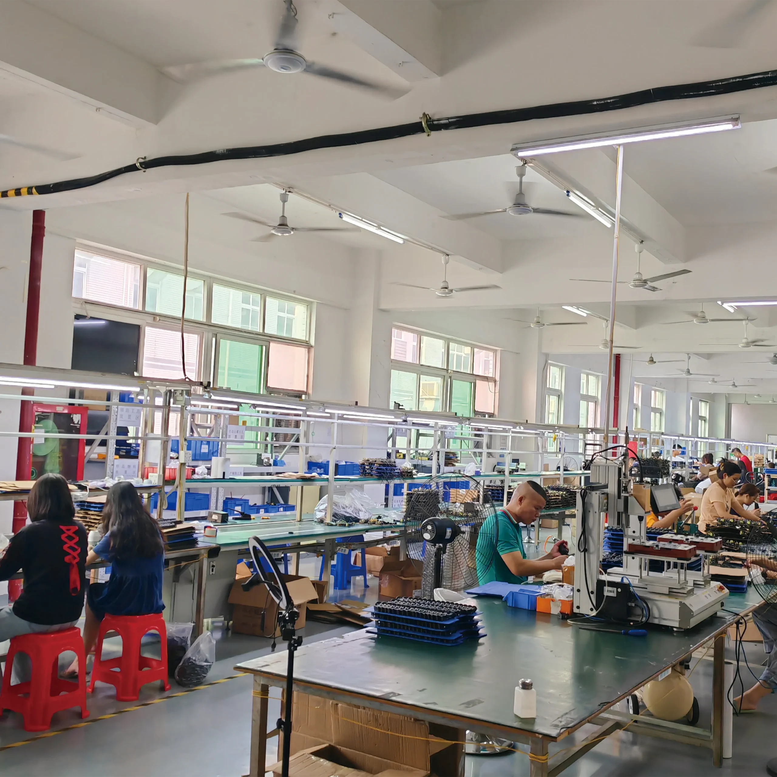 Your Commercial Track Lights ODM Partner Guide - XHLUX