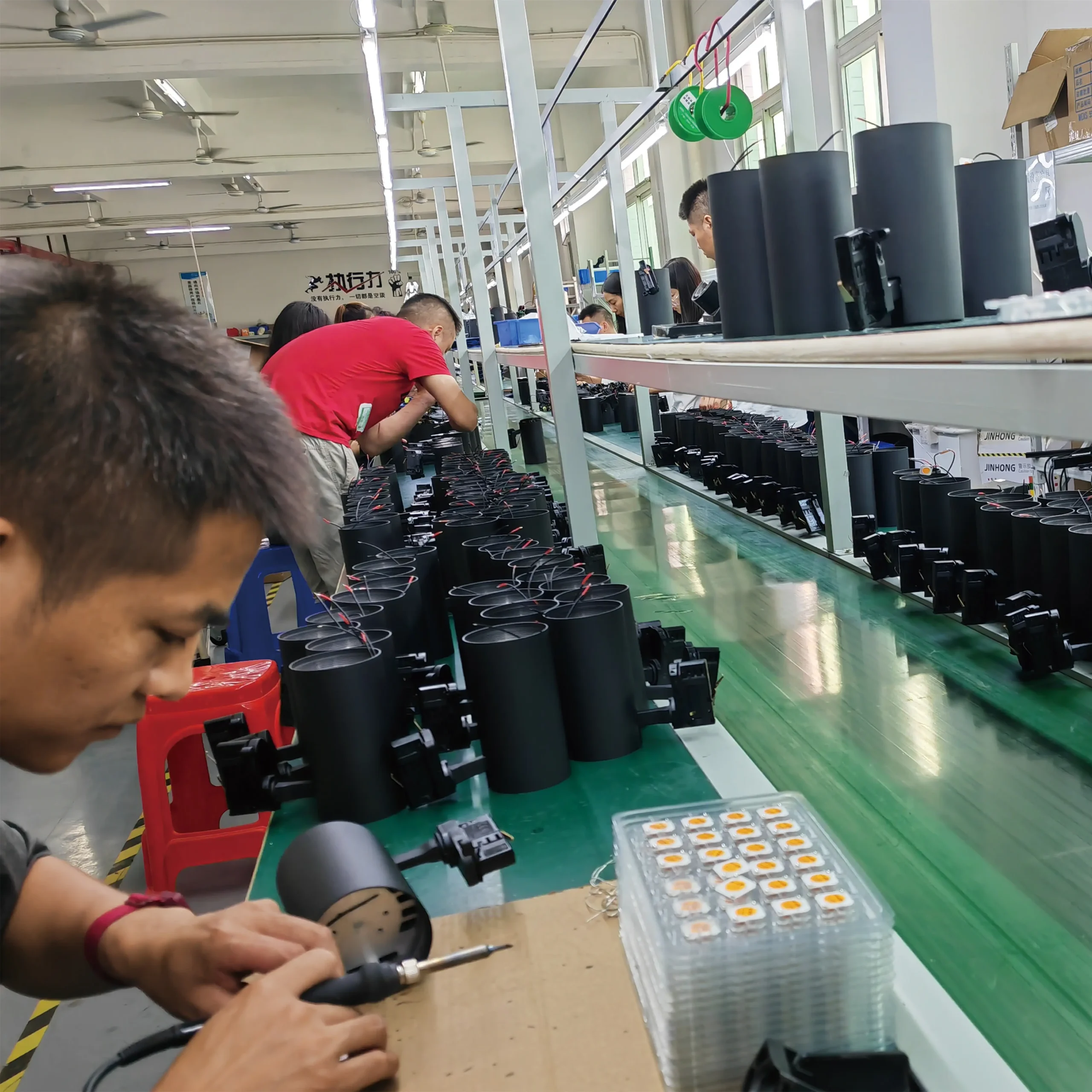 Customize Commercial Track Lights: Expert Guide - XHLUX